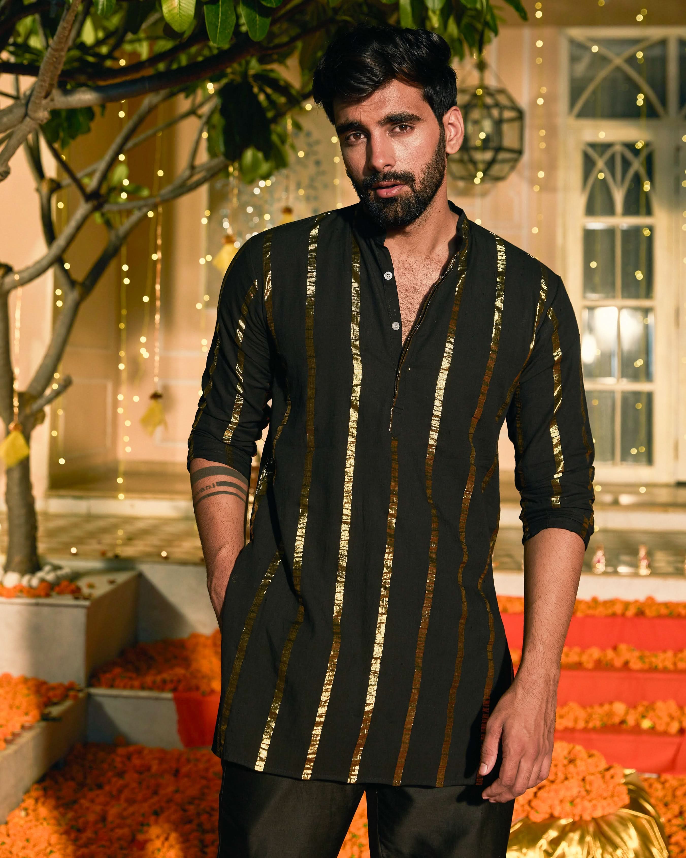 Shop Veeraj Black Knitted Lurex Kurta for Men Online in India at Aachho